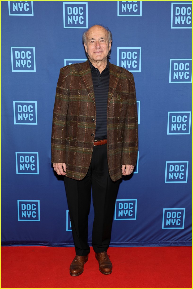 Rachel Zegler Shares Sweet Moments With Oscar Isaac & Brooke Shields at ...