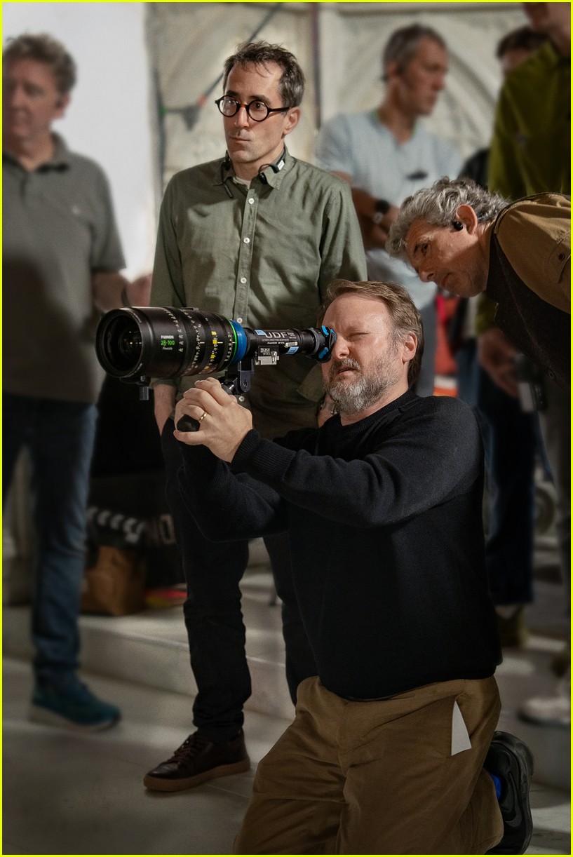 'Wake Up Dead Man: A Knives Out Mystery' Trailer Teases the Franchise's ...