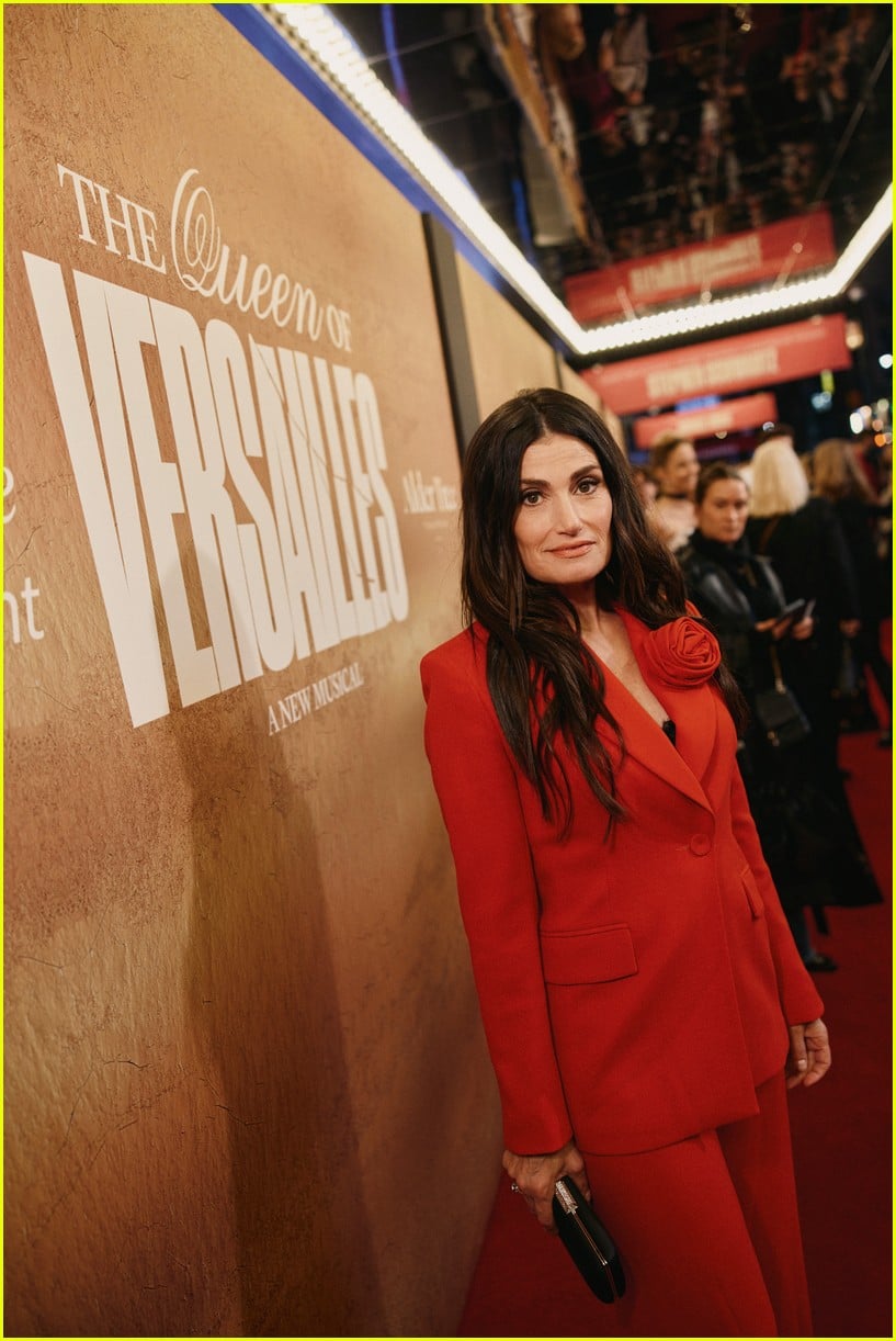 Kristin Chenoweth Gets Support from Idina Menzel at Opening Night of ...