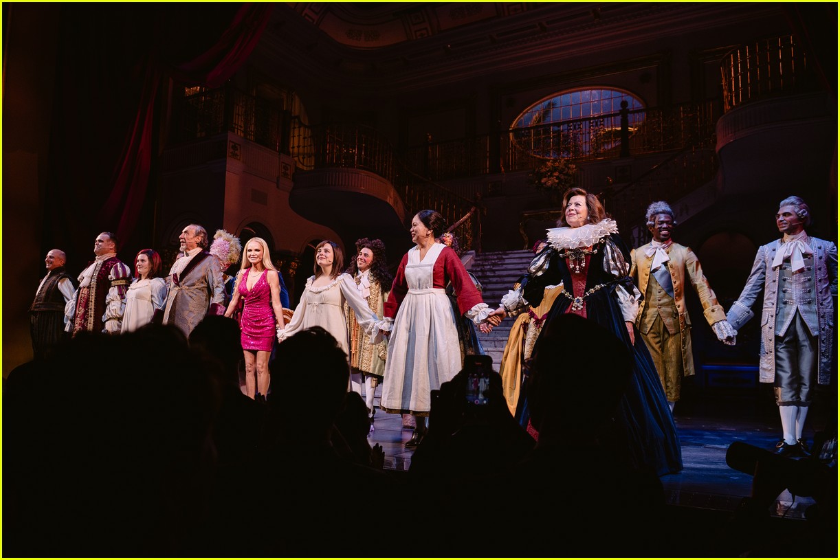 Kristin Chenoweth Gets Support from Idina Menzel at Opening Night of ...