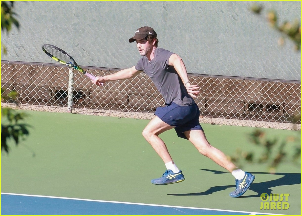 Logan Lerman Plays Tennis In the California Sunshine: Photo 5245740 ...