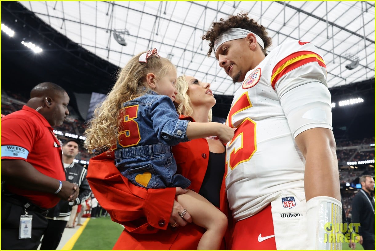 Who Are Patrick Mahomes' Wife & 3 Kids? Meet Brittany & Their Children ...
