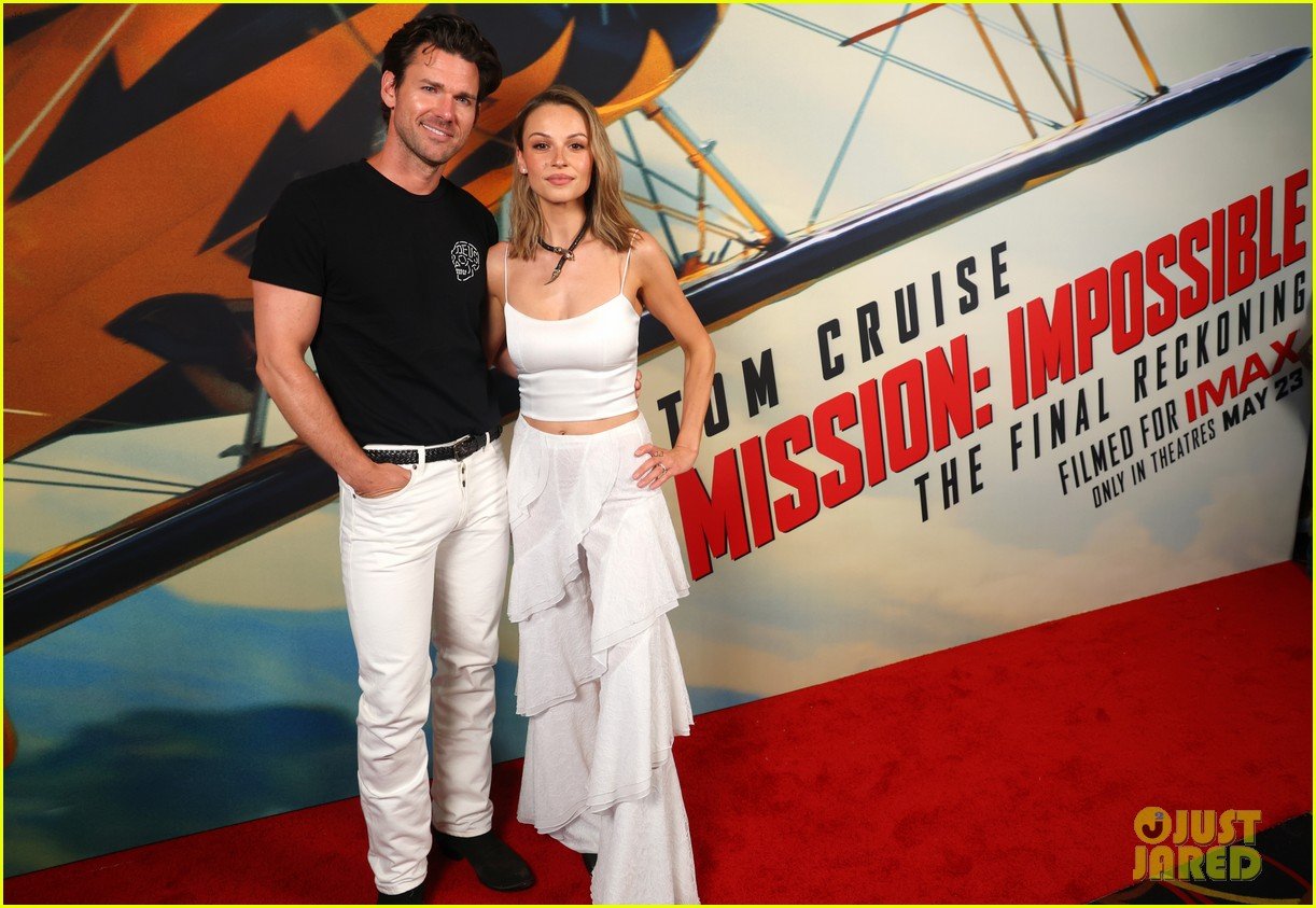 Hallmark Couple Kevin McGarry & Kayla Wallace Are Expecting First Child ...