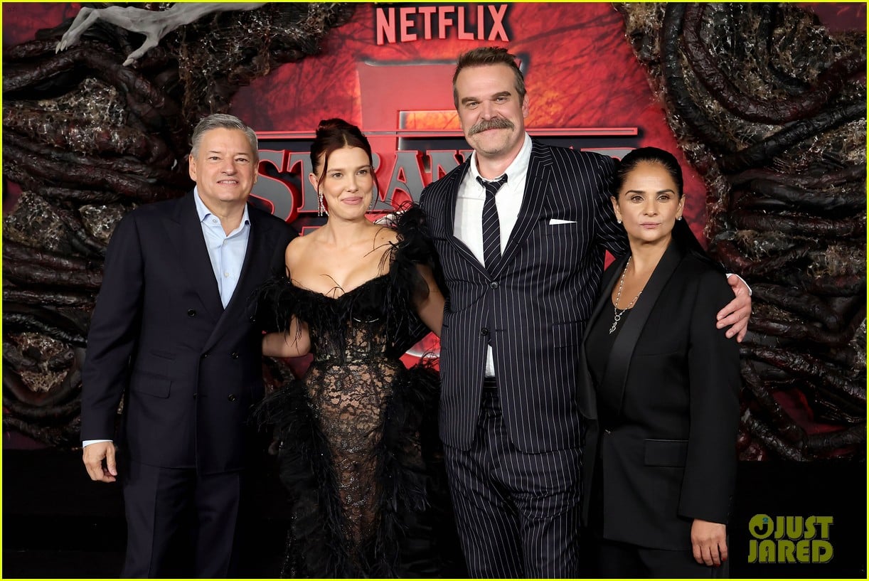 David Harbour & Millie Bobby Brown Warmly Reunite With Hug & Smiles at ...