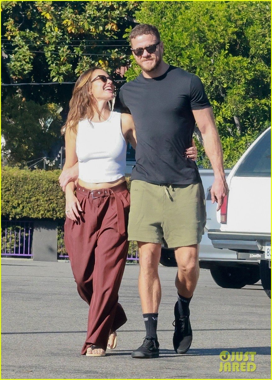 Minka Kelly & Dan Reynolds Are All About the PDA During LA Lunch Date: Photo 5234189 | Minka ...