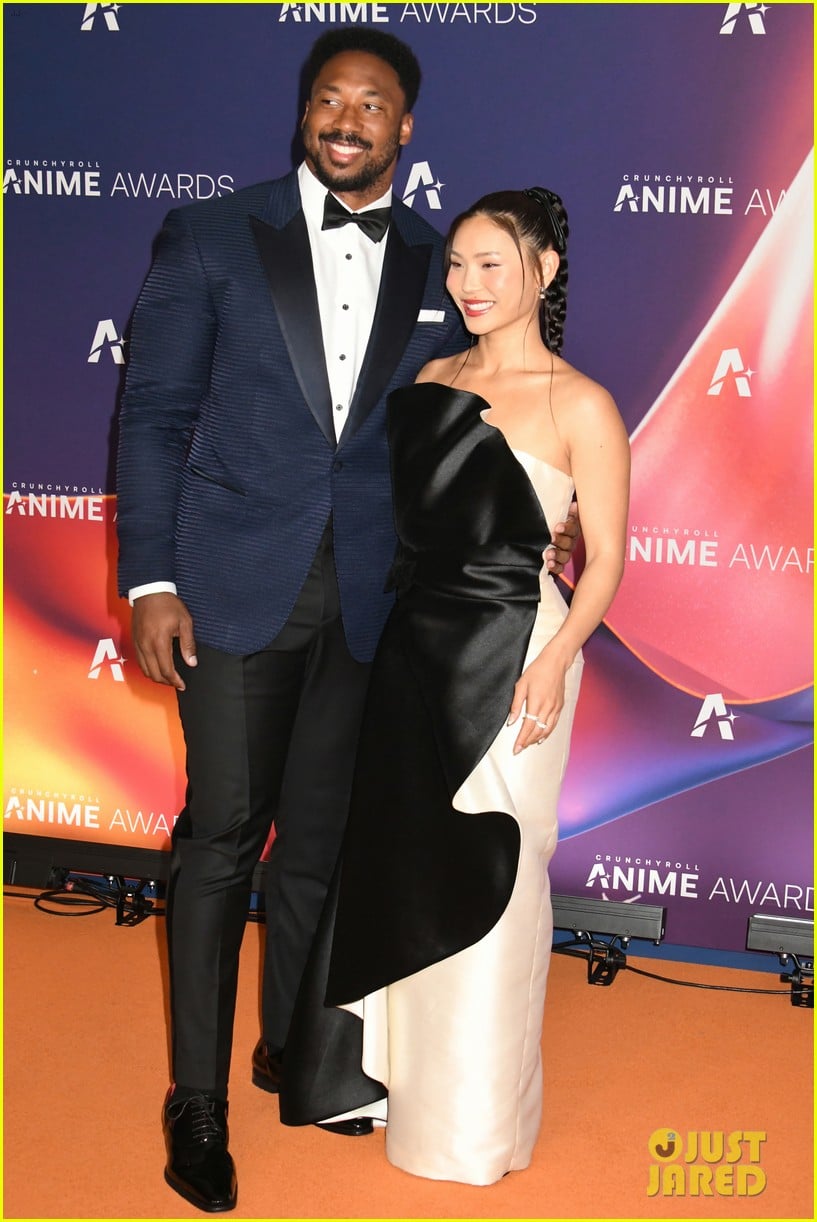 Chloe Kim & Myles Garrett Confirm Relationship with Kiss at Browns Game!: Photo 5246105 | Photos ...