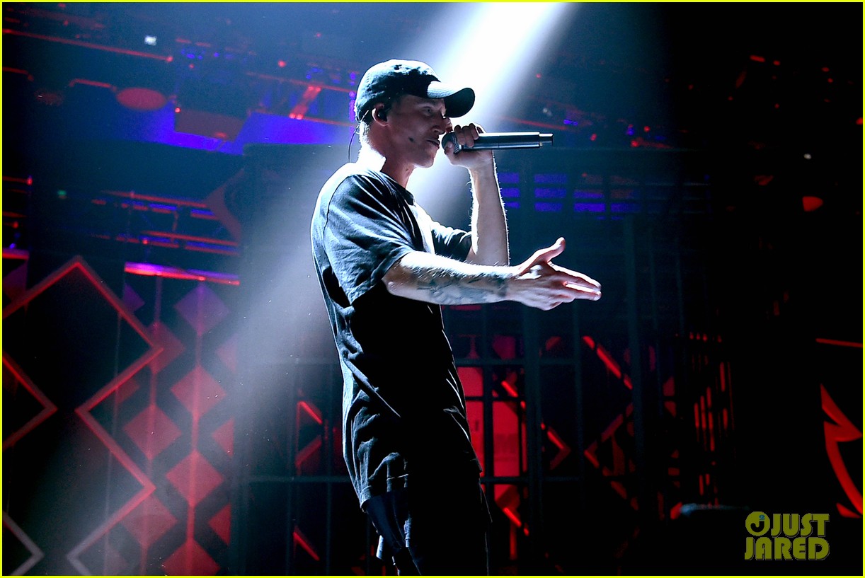 'WHO I WAS' Lyrics: NF & Machine Gun Kelly Unite on Vulnerable 'Fear ...