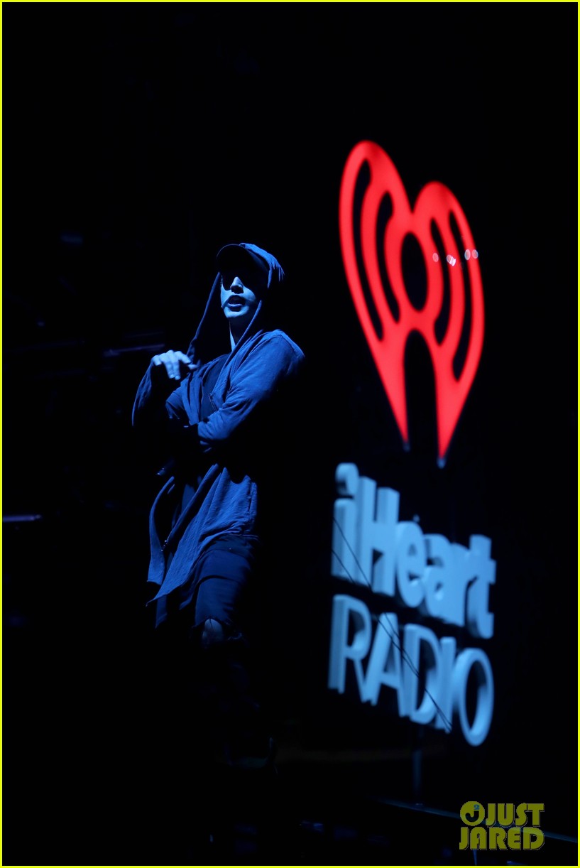 'WHO I WAS' Lyrics: NF & Machine Gun Kelly Unite on Vulnerable 'Fear ...