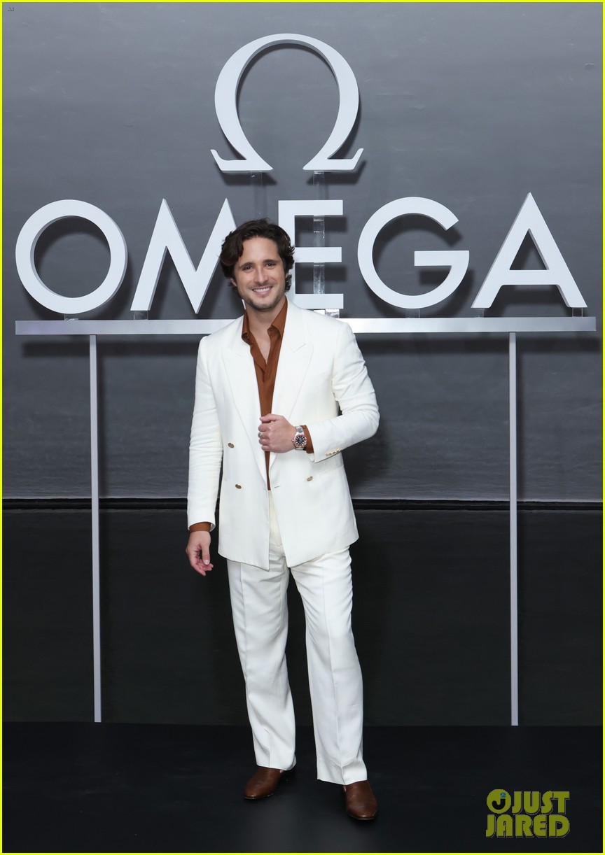 Glen Powell, Colman Domingo, & More Actors Attend Omega Watches Event ...