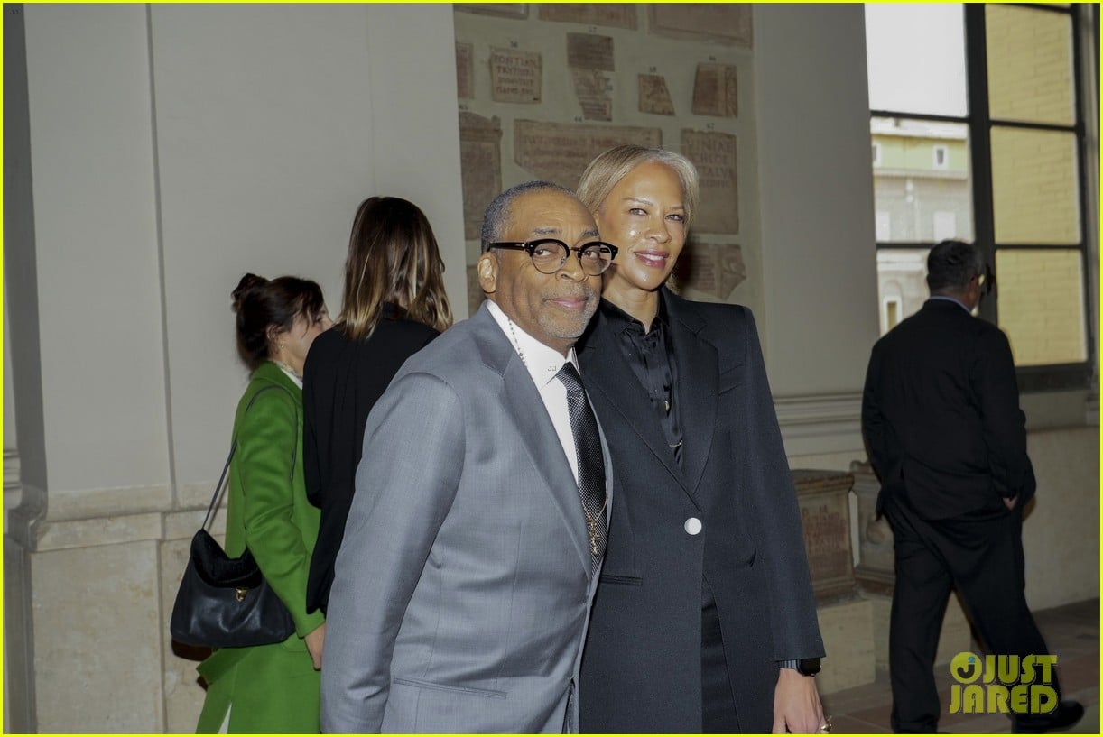 Pope Leo Meets Cate Blanchett & Many More Celebs During Papal Audience ...