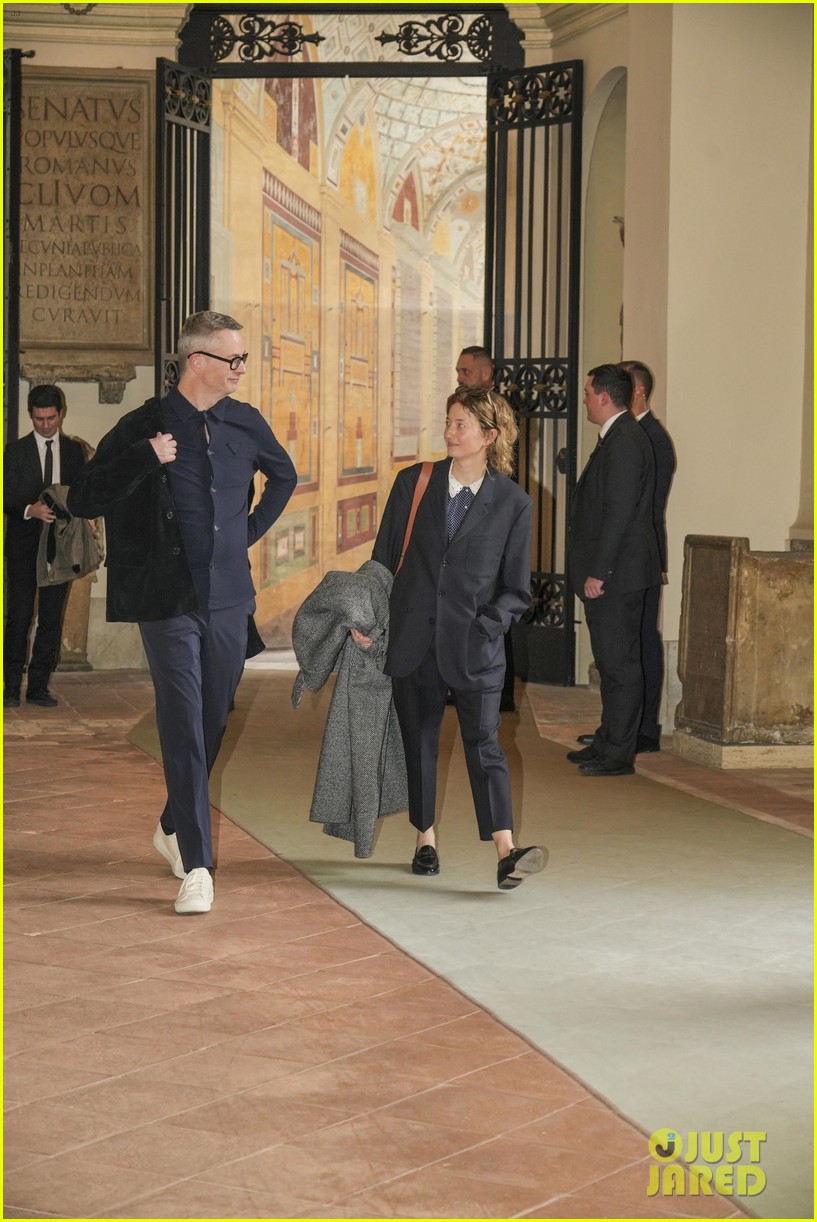 Pope Leo Meets Cate Blanchett & Many More Celebs During Papal Audience ...