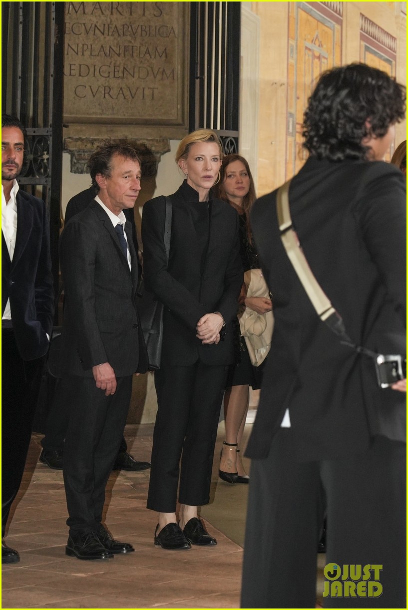 Pope Leo Meets Cate Blanchett Many More Celebs During Papal Audience