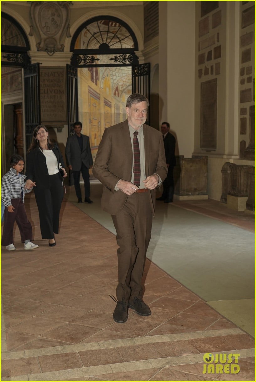 Pope Leo Meets Cate Blanchett & Many More Celebs During Papal Audience ...