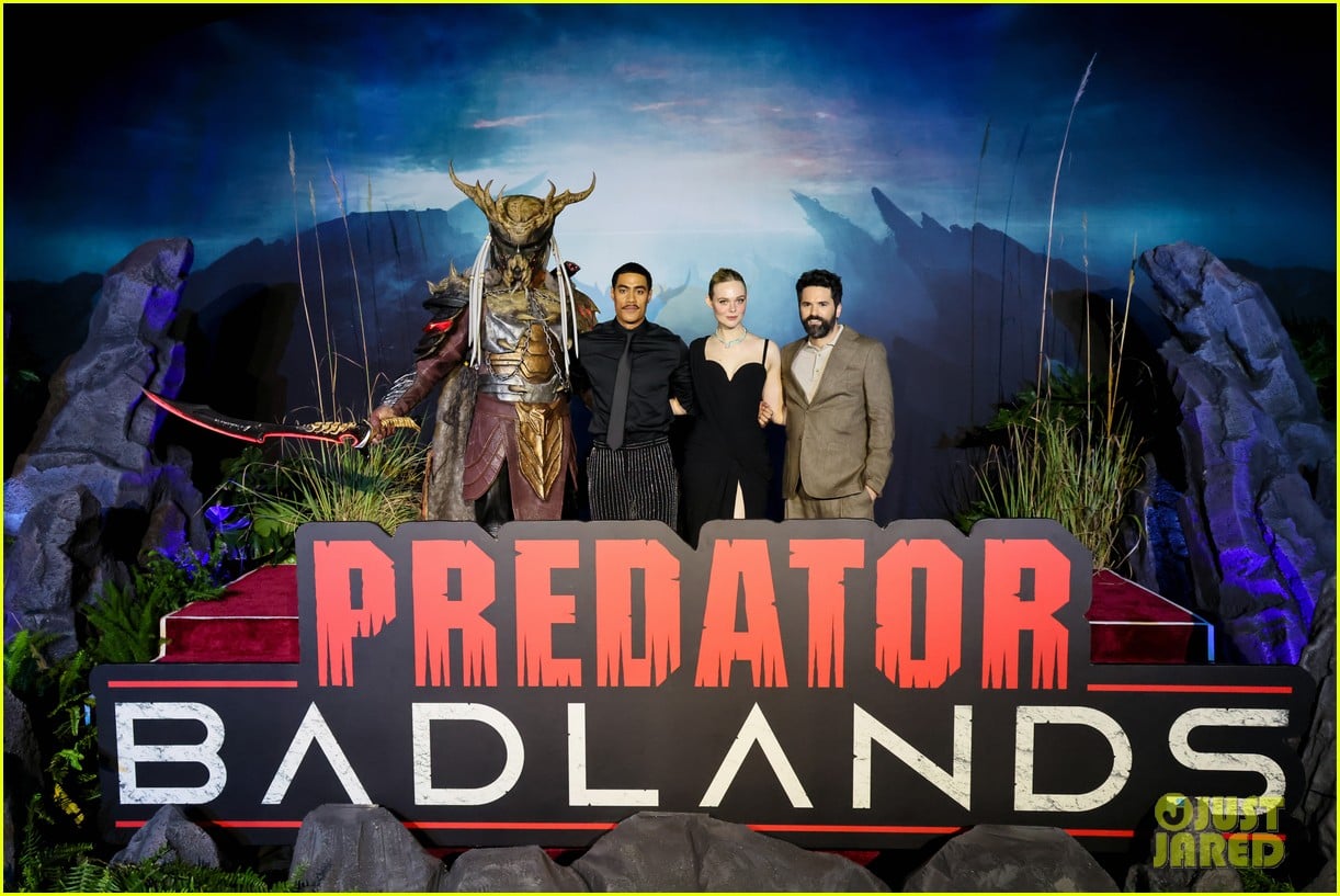 Elle Fanning Poses With an Apex Predator at 'Predator: Badlands' Premiere in Los Angeles: Photo ...