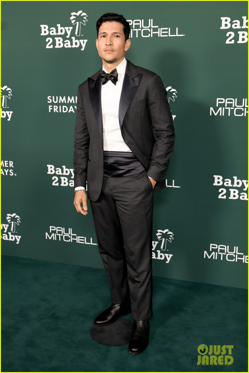 Danny Ramirez Goes Instagram Official With Jessica Alba, Shares Cute ...