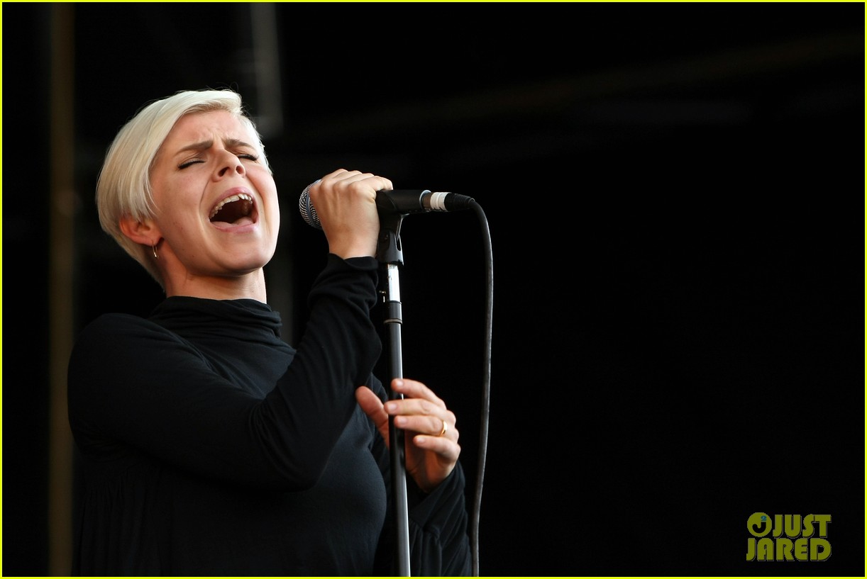 'Dopamine' Lyrics & Song Meaning: Robyn Makes Her Grand Return After 7 ...