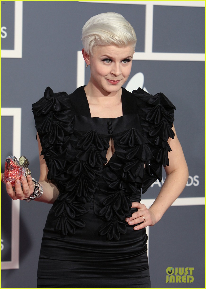 'Dopamine' Lyrics & Song Meaning: Robyn Makes Her Grand Return After 7 ...