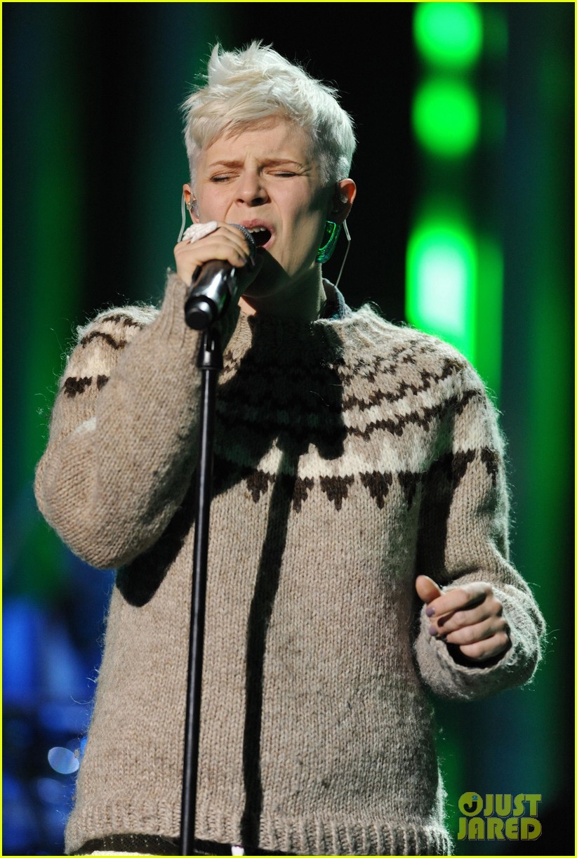 'Dopamine' Lyrics & Song Meaning: Robyn Makes Her Grand Return After 7 ...