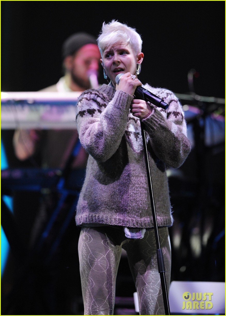 'Dopamine' Lyrics & Song Meaning: Robyn Makes Her Grand Return After 7 ...