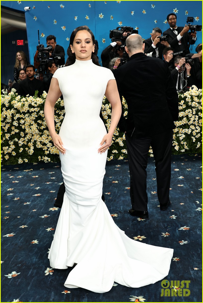 'La Perla' Lyrics, English Translation & Meaning: Is Rosalía's Song ...