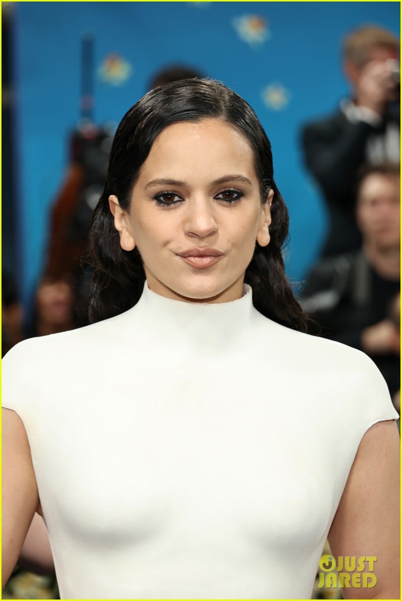 'La Perla' Lyrics, English Translation & Meaning: Is Rosalía's Song ...