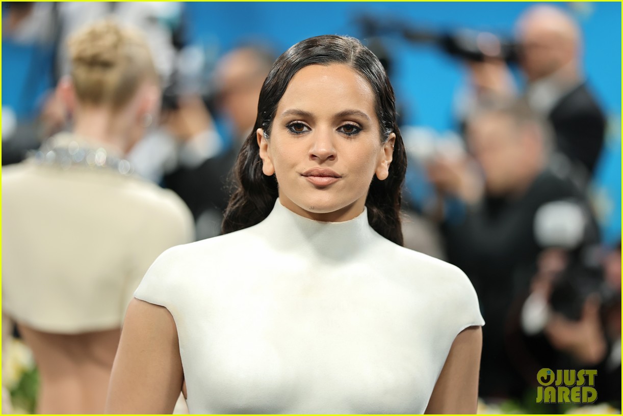 'La Perla' Lyrics, English Translation & Meaning: Is Rosalía's Song ...