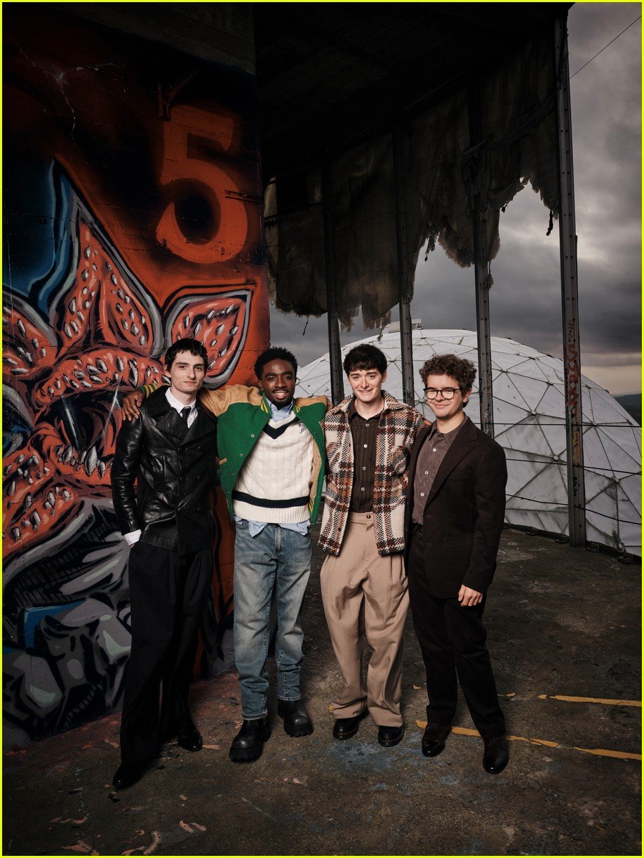 'Stranger Things' Stars Visit Japan for the 'Tokyo Adventure Tour' On ...