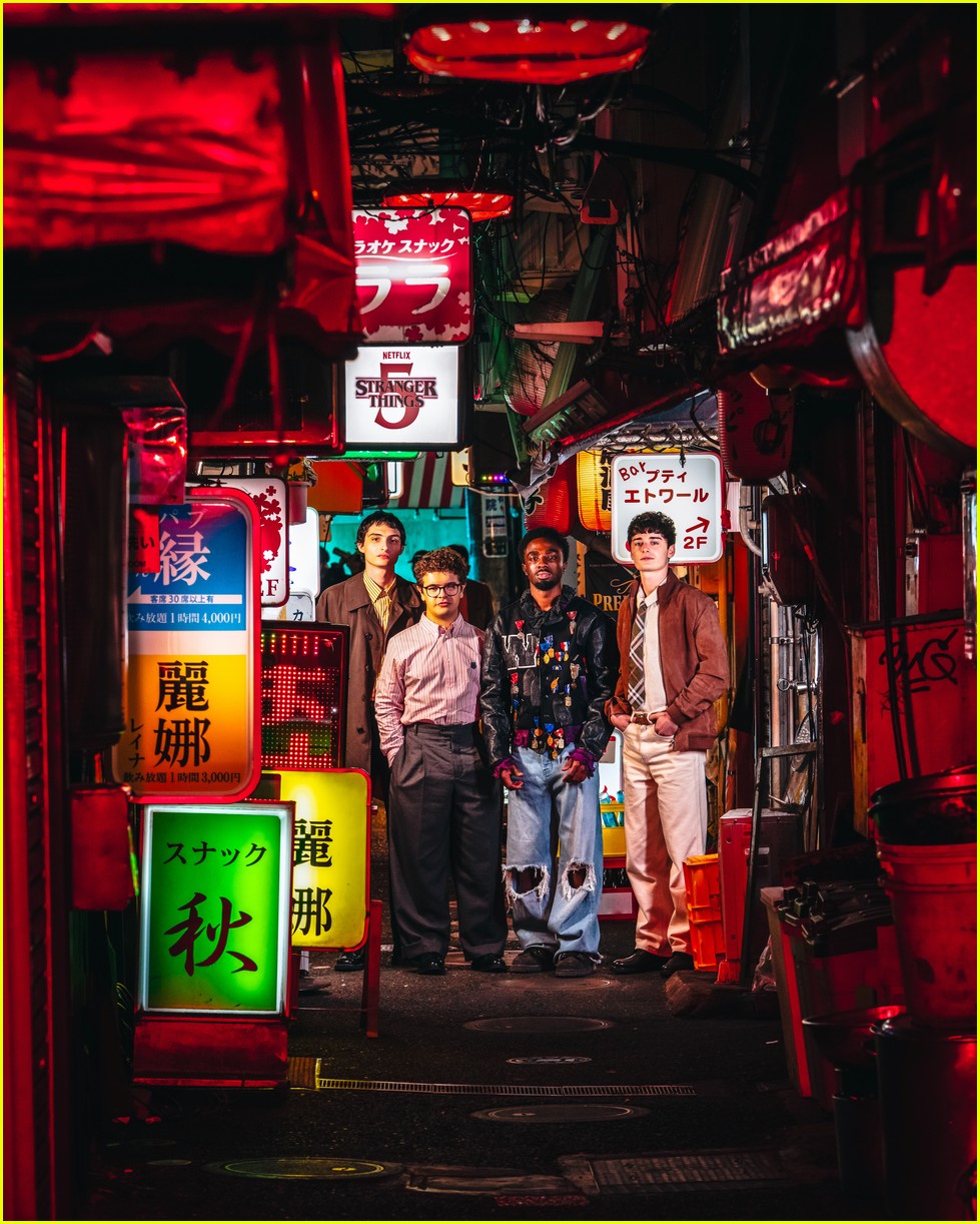 'Stranger Things' Stars Visit Japan for the 'Tokyo Adventure Tour' On ...