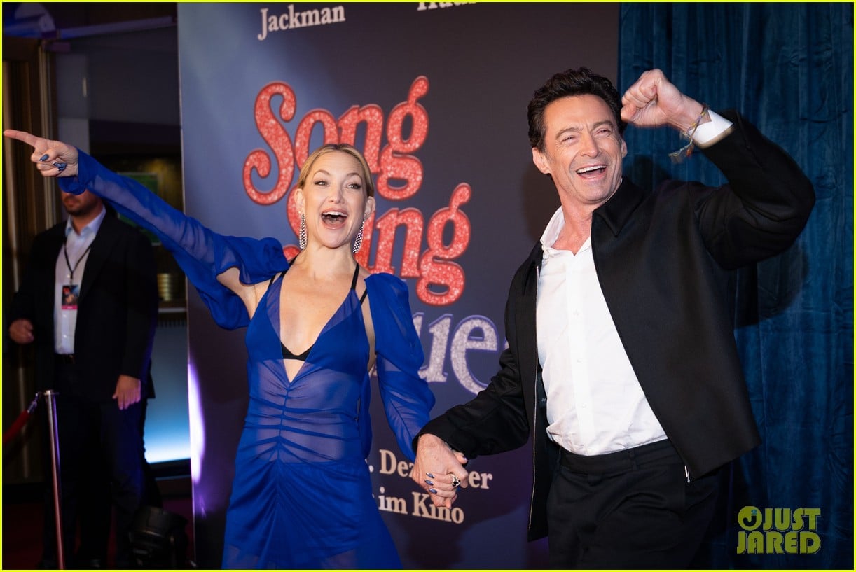 Kate Hudson Wears Blue Sheer Dress to 'Song Sung Blue' Premiere in ...