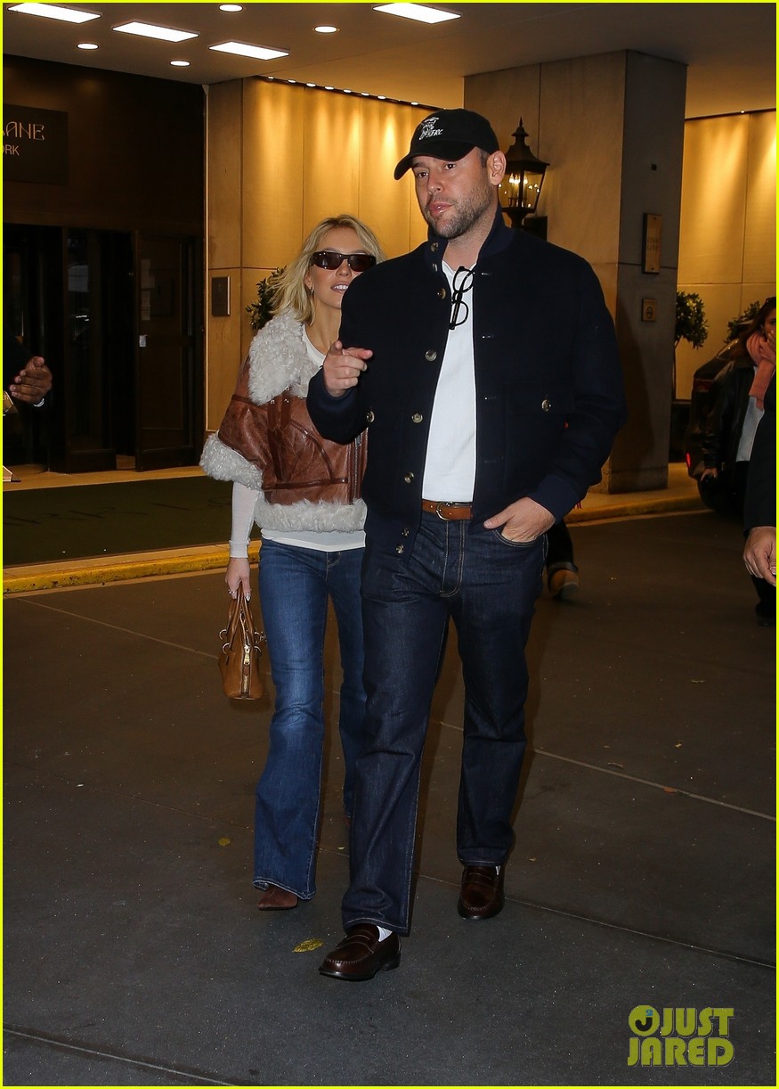 Sydney Sweeney & Scooter Braun Still Going Strong Despite Her Reunion ...