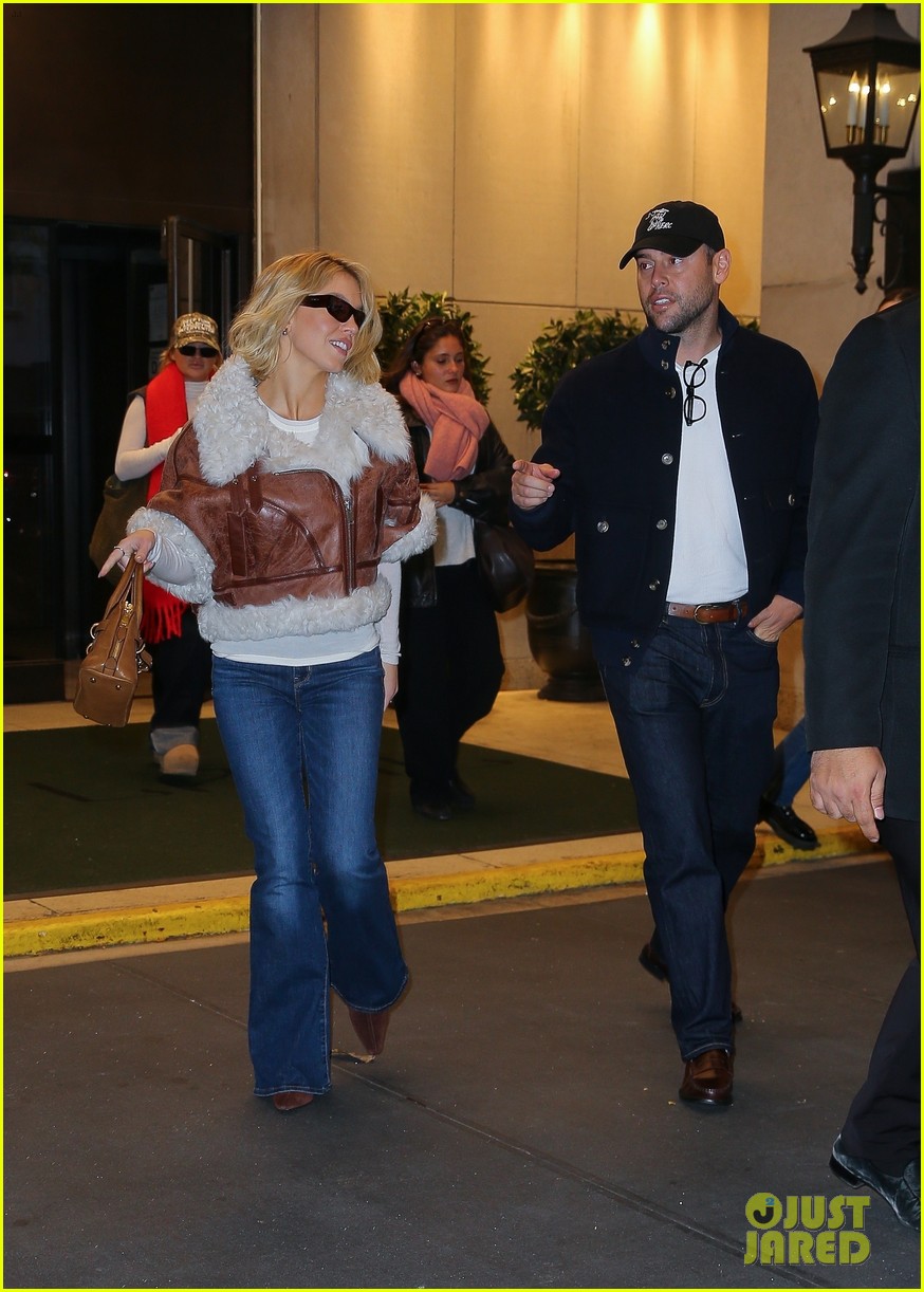 Sydney Sweeney & Scooter Braun Still Going Strong Despite Her Reunion ...