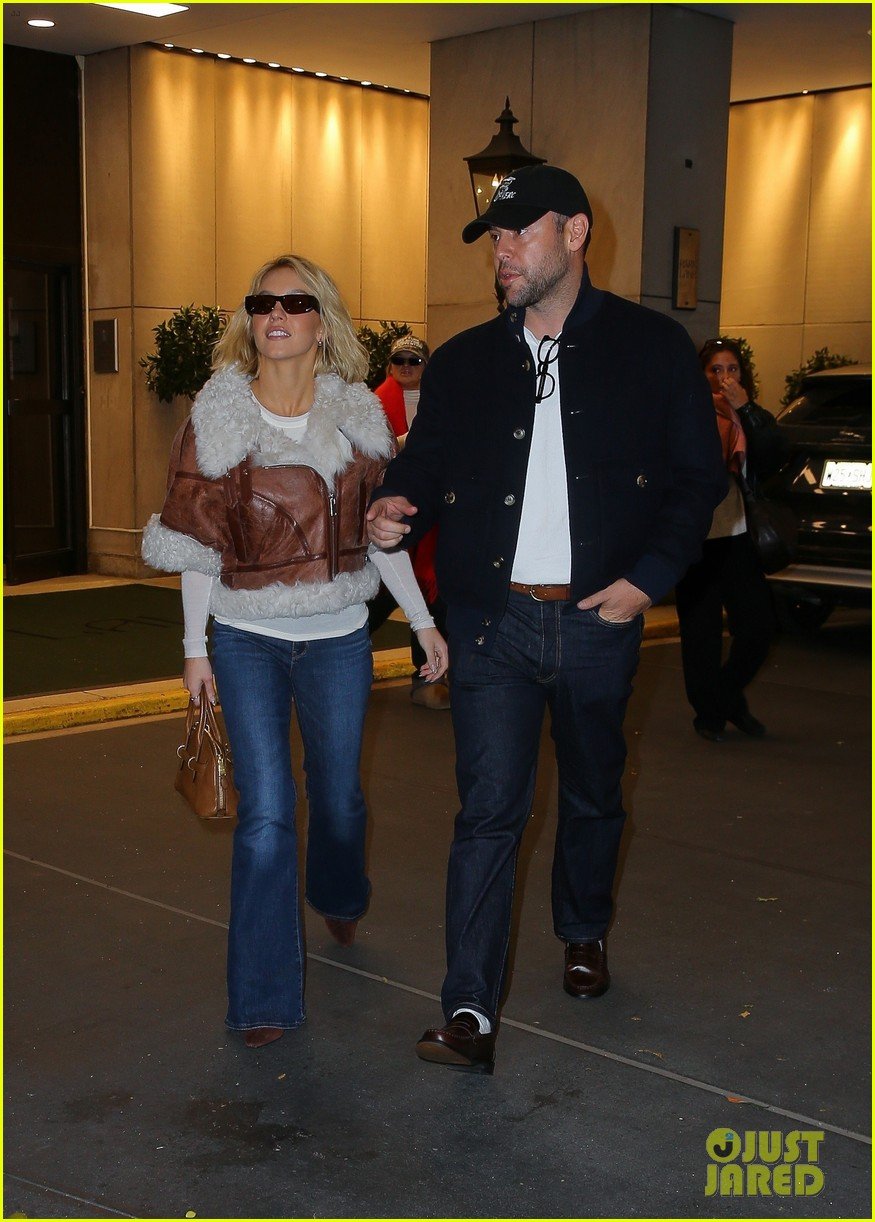 Sydney Sweeney & Scooter Braun Still Going Strong Despite Her Reunion ...