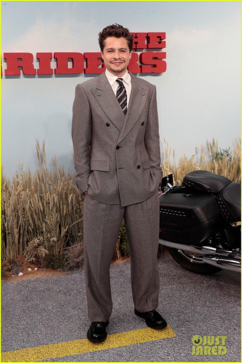 Toby Wallace to Star in 'Assassin's Creed' TV Series for Netflix: Photo 5245608 | Photos | Just ...