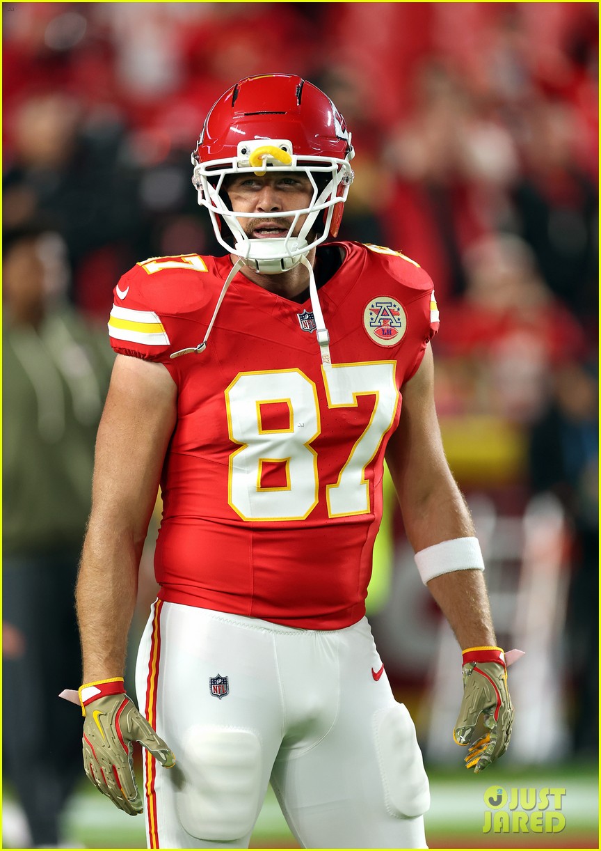 Travis Kelce Has Awkward Response to Brother Jason Kelce's Questions ...