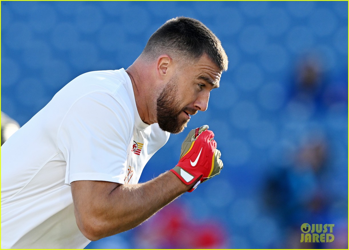 Travis Kelce Has Awkward Response to Brother Jason Kelce's Questions ...