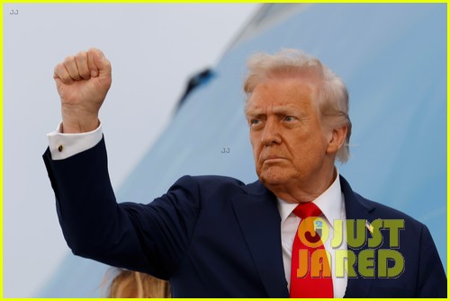 Trump Wants NFL's Washington Commanders to Name New Stadium After Him ...