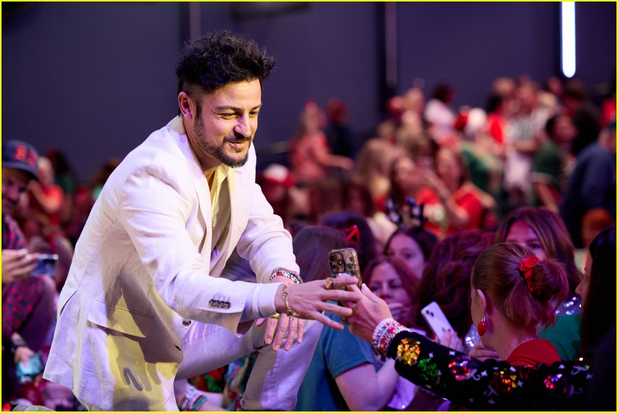 Why Tyler Hynes Got Boo'ed on Hallmark Christmas Cruise 2025 - There's ...