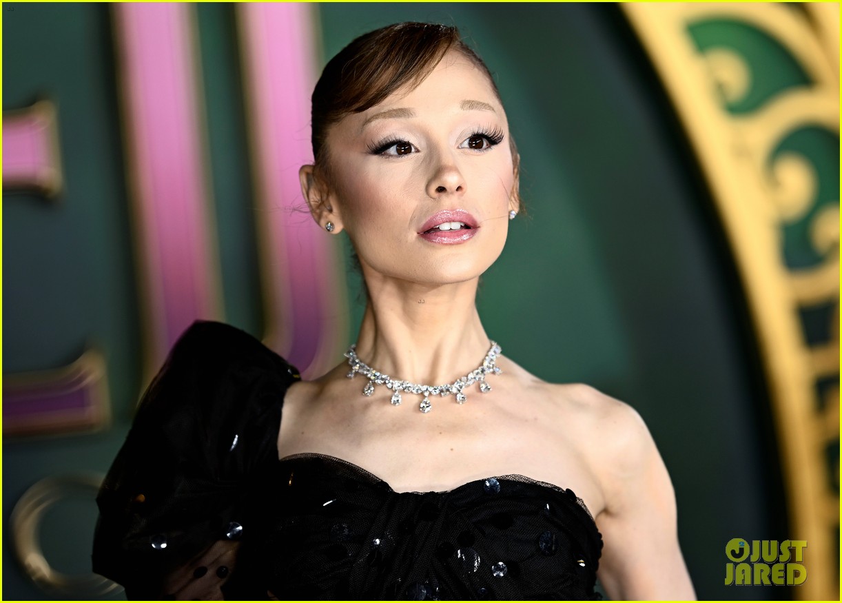 Cynthia Erivo & Ariana Grande Hold Hands at 'Wicked: For Good' Premiere ...