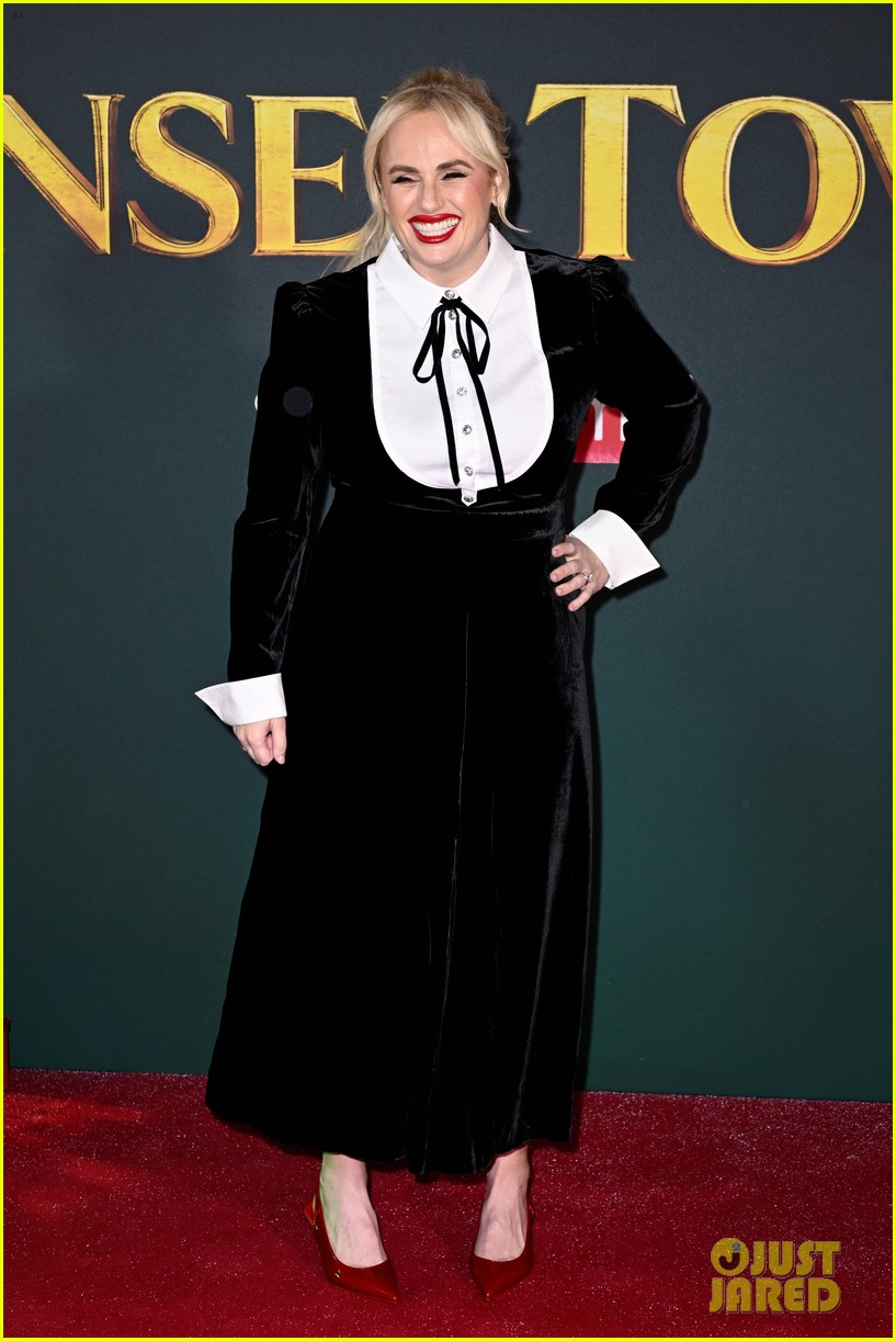 Rebel Wilson Premieres New Christmas Movie in London with Kiefer ...