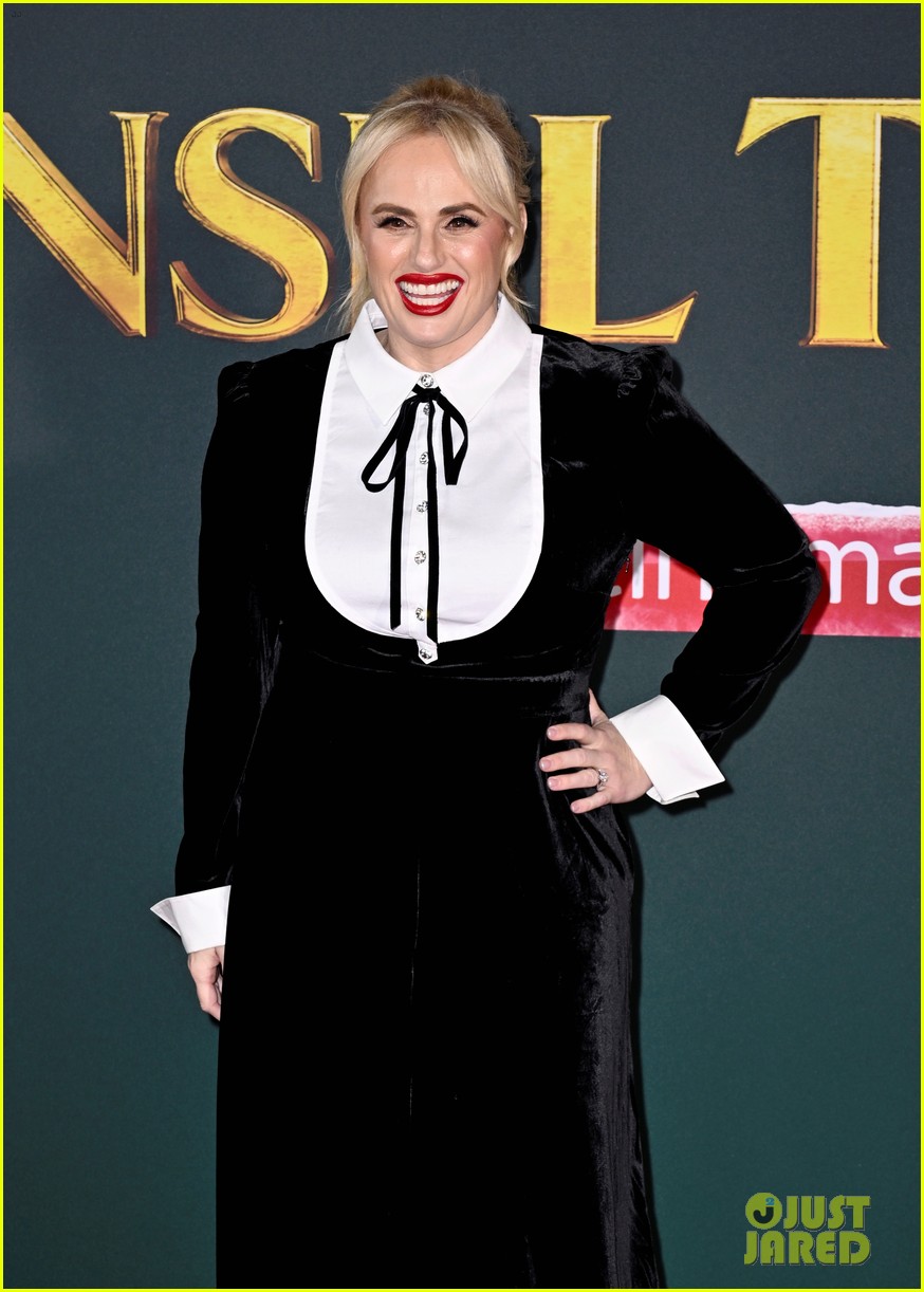 Rebel Wilson Premieres New Christmas Movie in London with Kiefer ...
