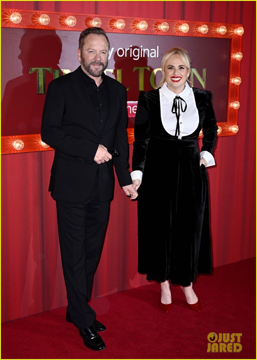 Rebel Wilson Premieres New Christmas Movie in London with Kiefer ...