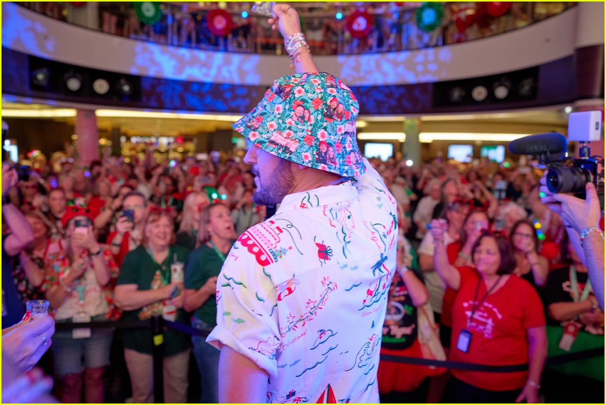 Hallmark Channel Premiered the Christmas Movie 'Three Wisest Men' for ...