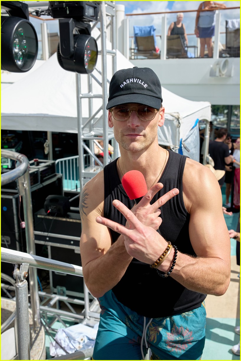 Hallmark Channel Premiered the Christmas Movie 'Three Wisest Men' for ...