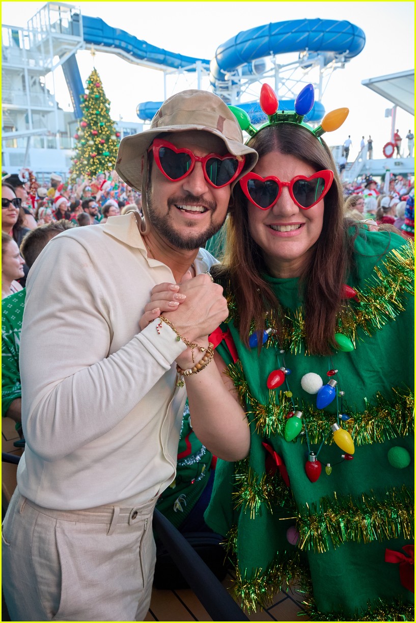 Hallmark Channel Premiered the Christmas Movie 'Three Wisest Men' for ...