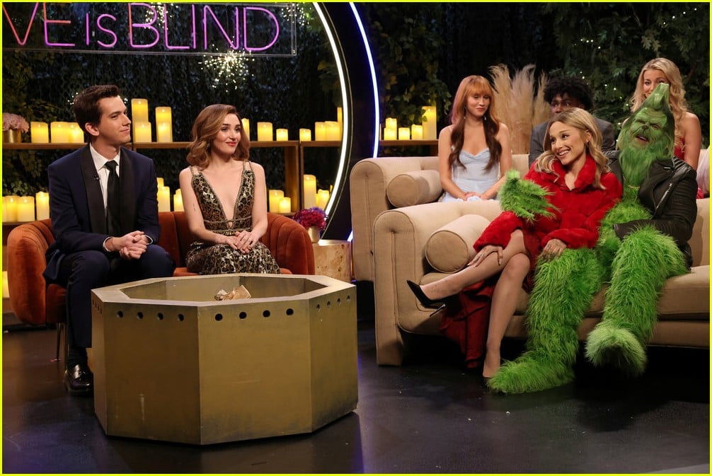 Ariana Grande Gets Backstage Support at 'SNL' From Boyfriend Ethan ...