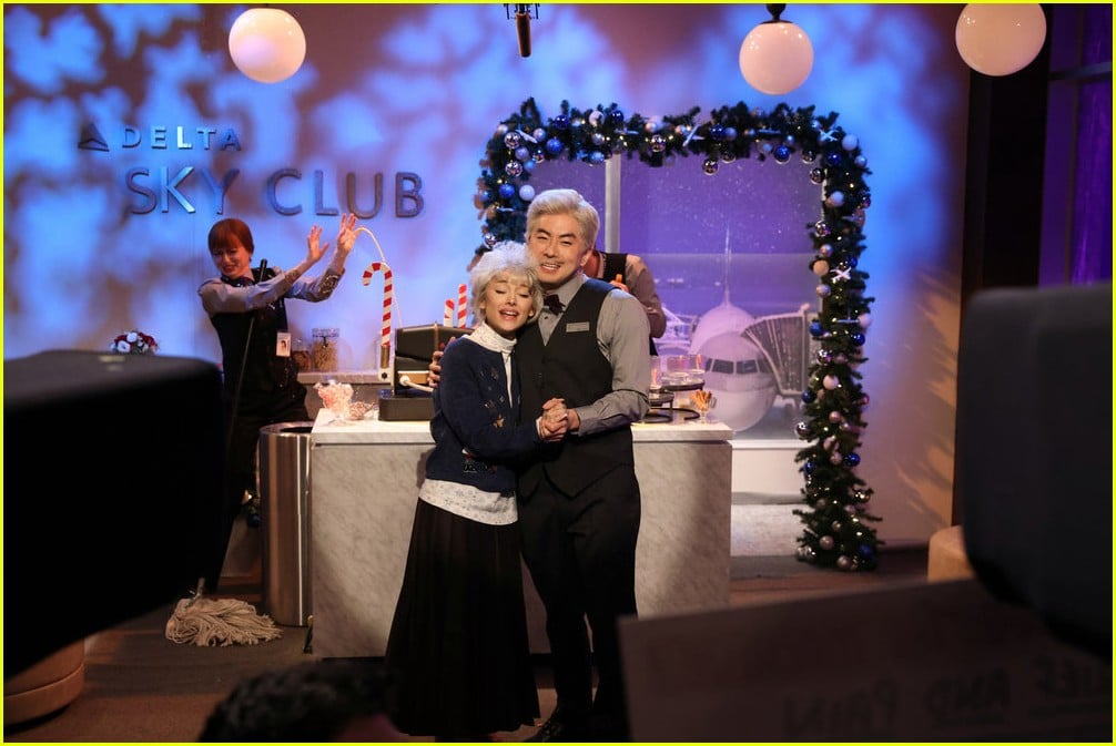 Ariana Grande Gets Backstage Support at 'SNL' From Boyfriend Ethan ...