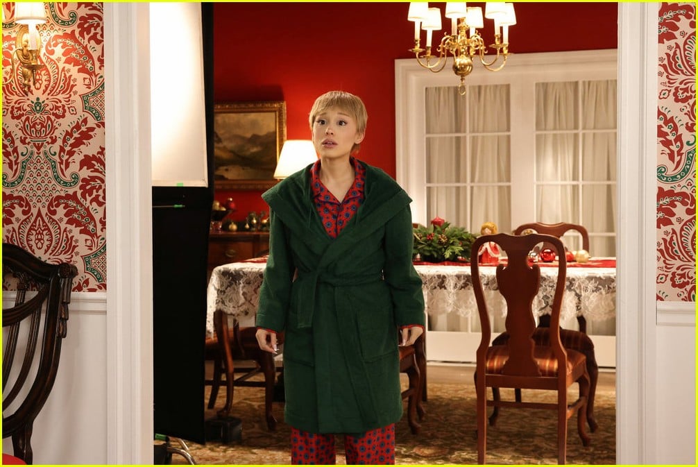 Ariana Grande Gets Backstage Support at 'SNL' From Boyfriend Ethan ...