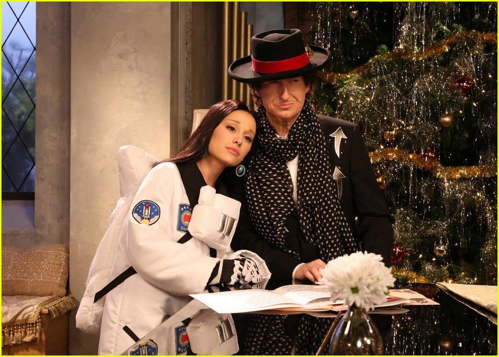 Ariana Grande Gets Backstage Support at 'SNL' From Boyfriend Ethan ...