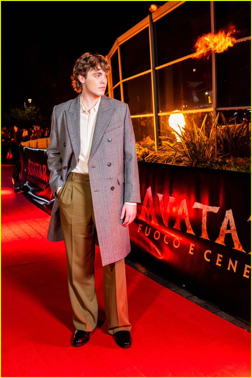 Zoe Saldaña, Sam Worthington & More Continue 'Avatar: Fire & Ash' Global Press Tour at 3 ...