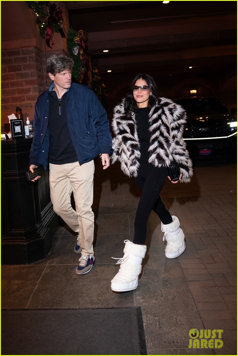 Brooks Nader, Lindsey Vonn, & Family Step Out Together for Aspen Dinner ...